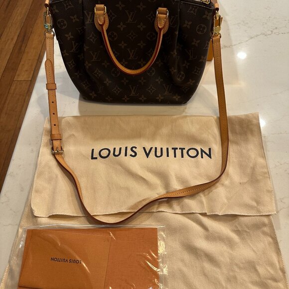 Louis Vuitton | Bags | Authentic Louis Vuitton Montaigne Bb In Class ...